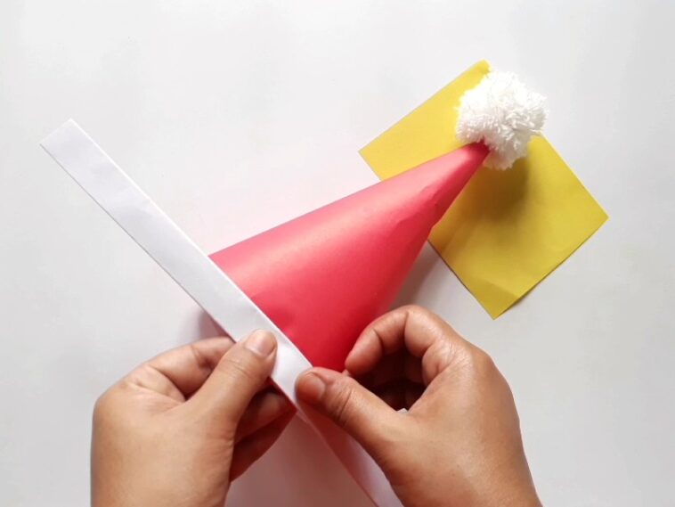 How to Make Your Own Santa Hat – Craftwhack
