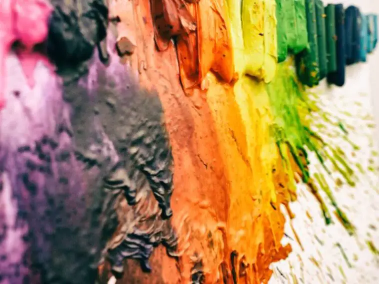 4 Amazing DIY Melted Crayon Crafts with Instructions – Craftwhack