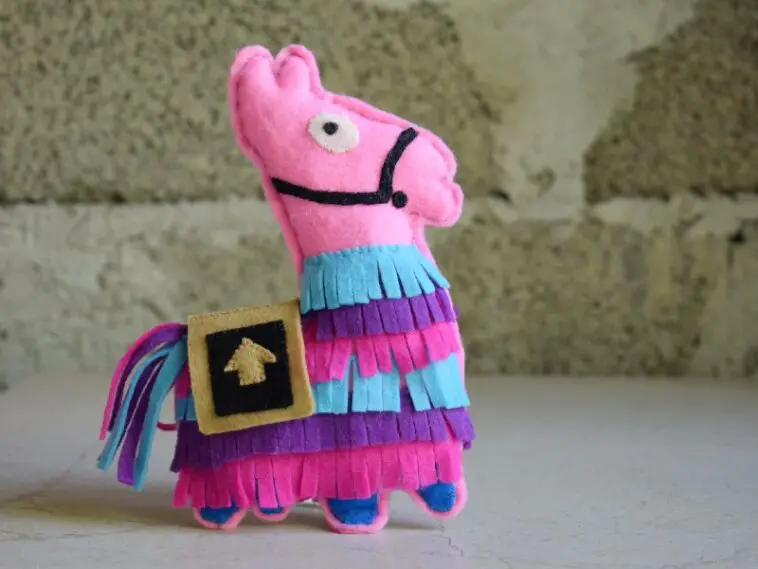 Popular Llama Crafts for Kids to Explore Textures and Shapes – Craftwhack